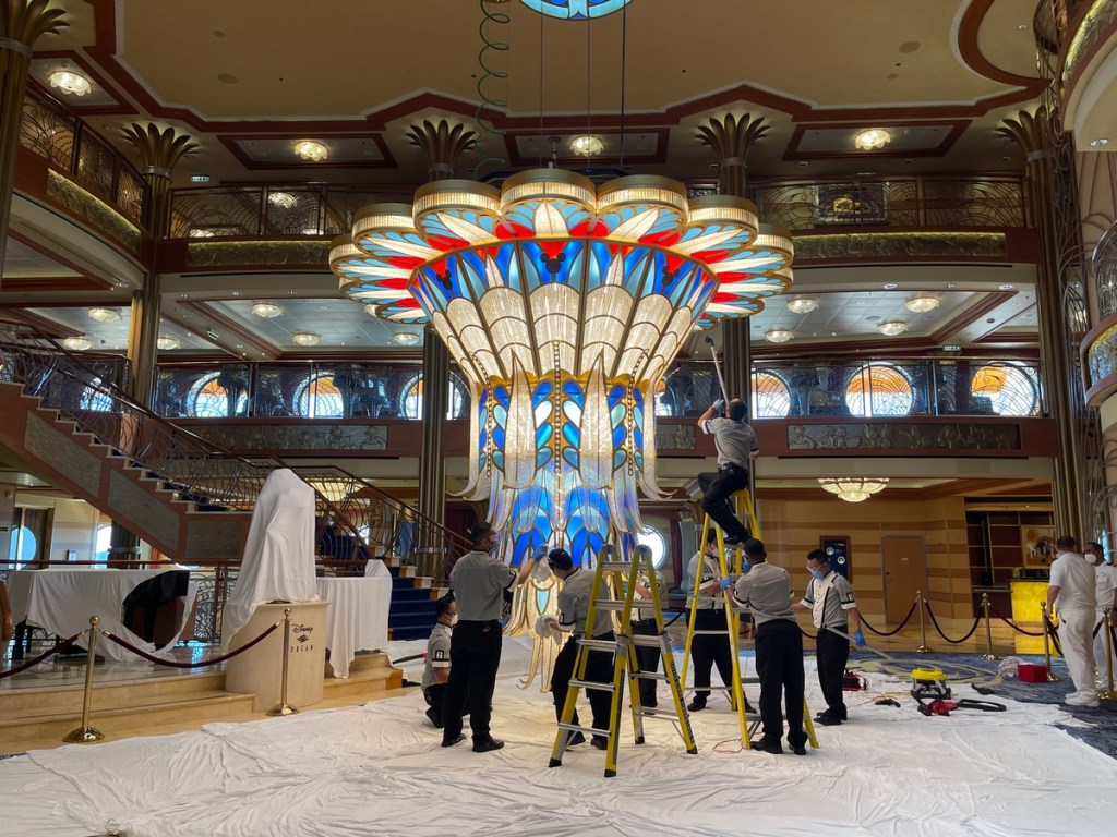 How Do DCL’s Crew Members Keep the Atrium Chandeliers Sparkling? Let’s ...