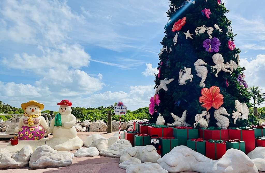 The Gift That Keeps Giving – A Very Castaway Cay Christmas - DCL Fan